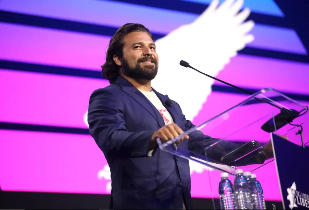 Brandon Herrera Age, Biography, Net Worth, Career, Lifestyle & More - Trendlandmagazine.com